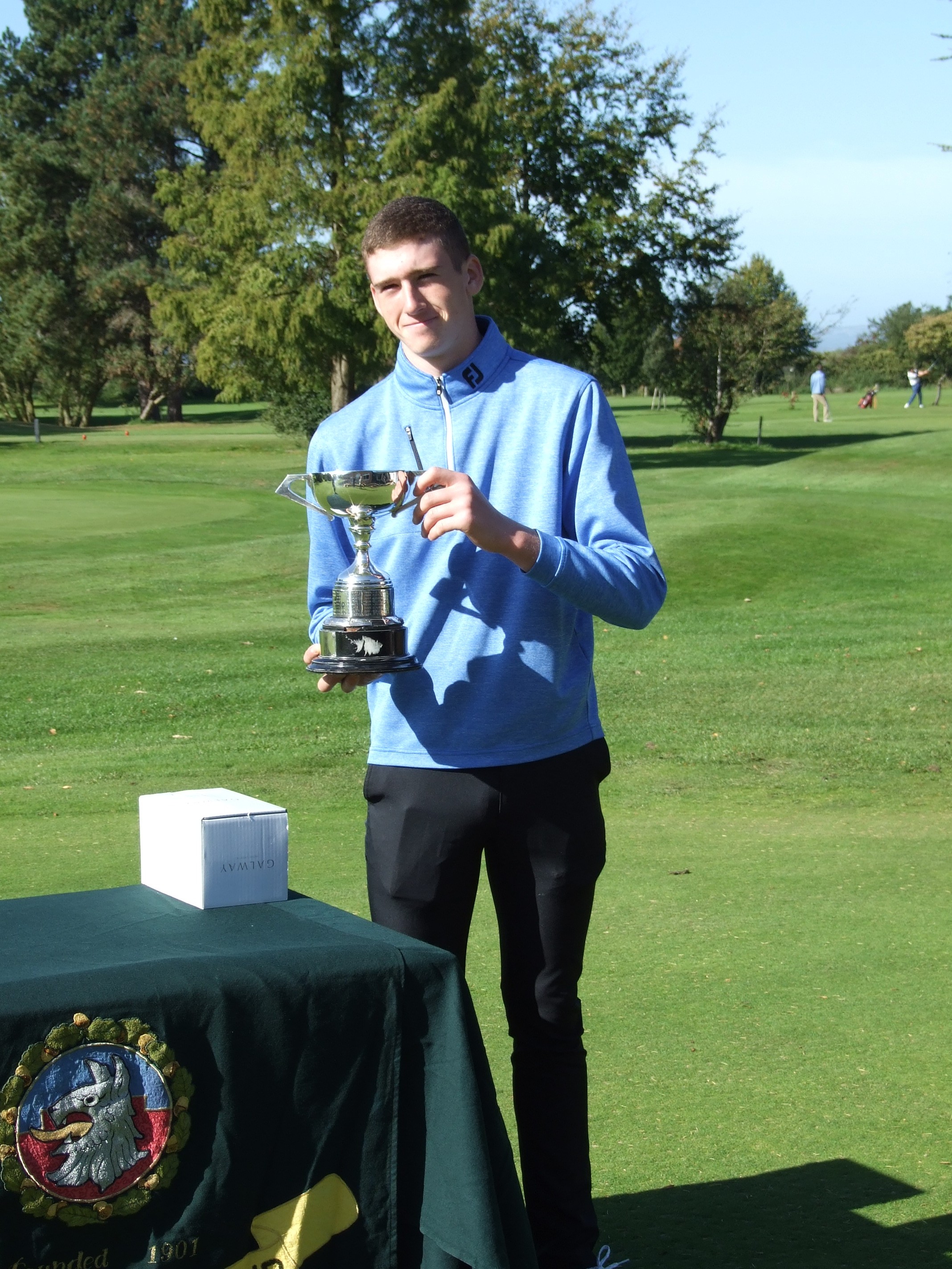 Knock out finals :: A meadowland course on two levels contained within ...